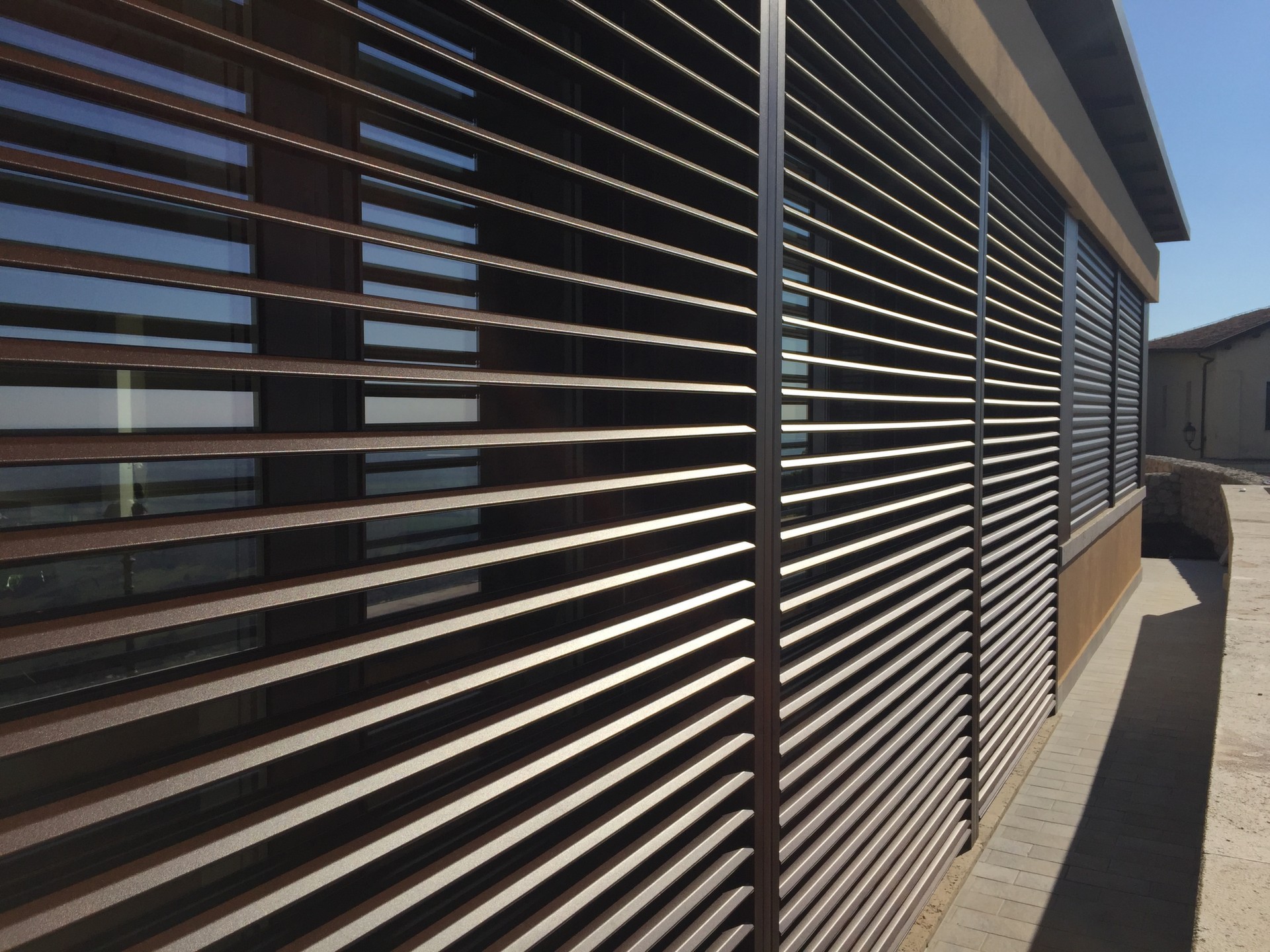 Self supporting Louver Systems (LUME) | Sunshield Unique Louvers