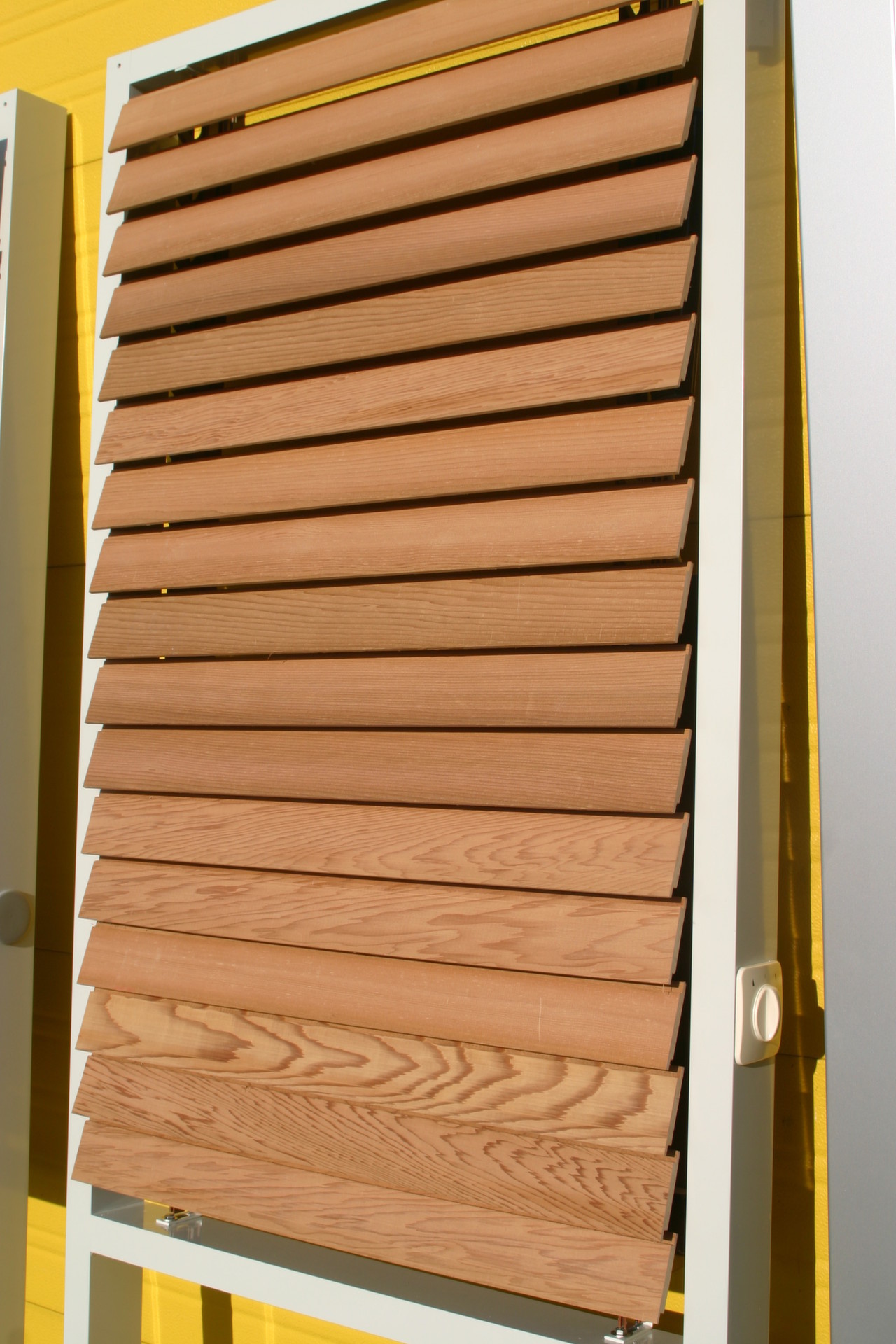 Wood Louver 74W | Sunshield Unique Louvers